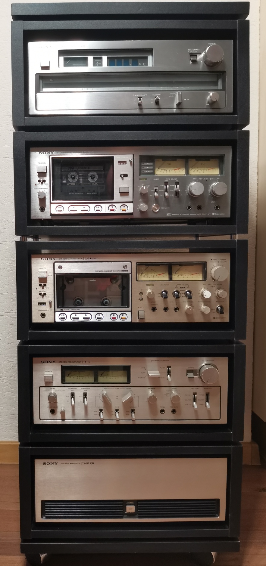 VINTAGE HIFI - alebo krásne staré stroje... Aktualizované 17.12.2025 ...